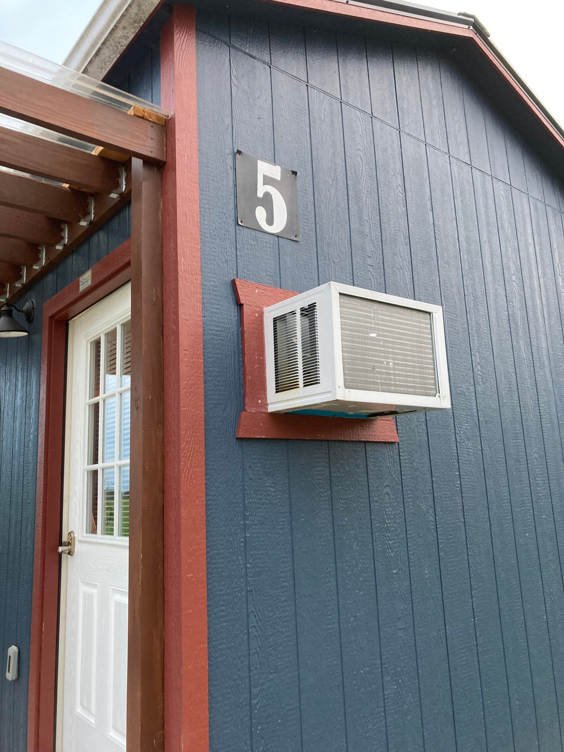 #5 - The Blue Tiny House • Tiny House Adventures